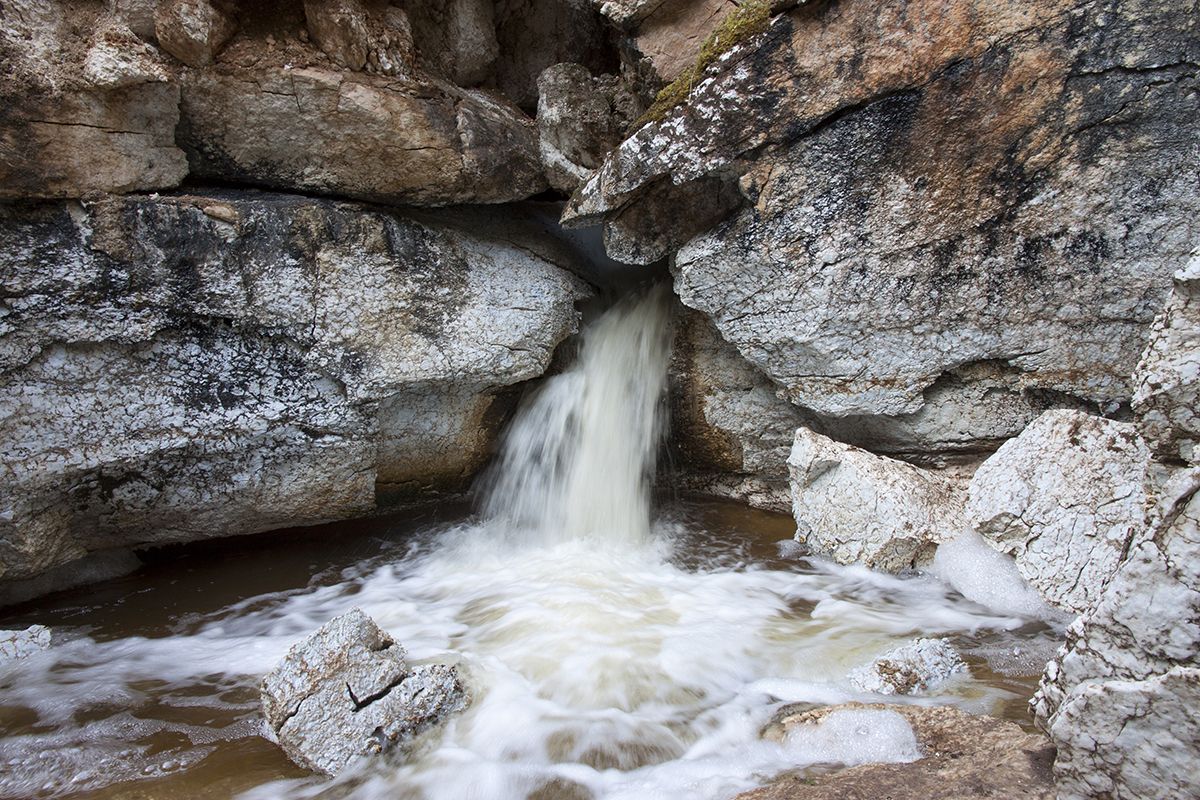 Winter wonderland in caves of Pinega